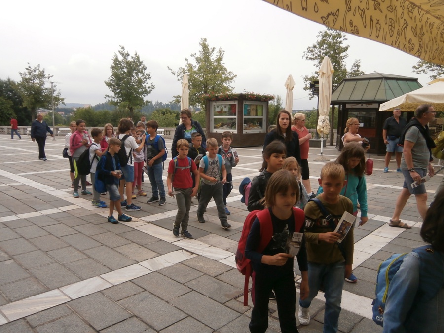 Esplorando le grotte di Postumia